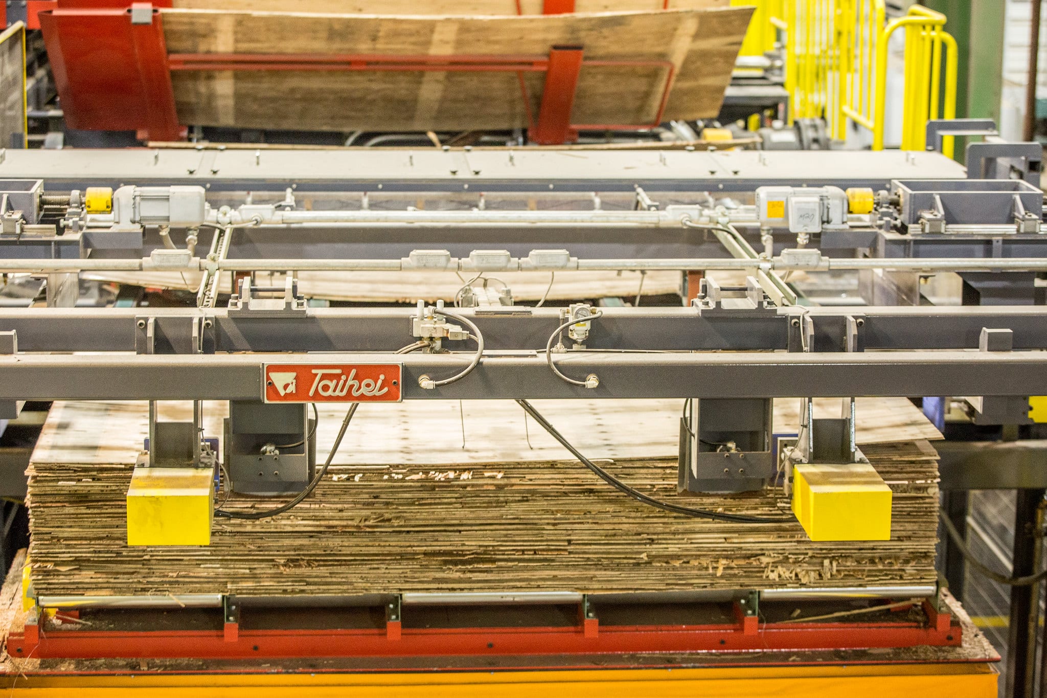 Freres Installs First Horizontal Plywood Press in the United States ...